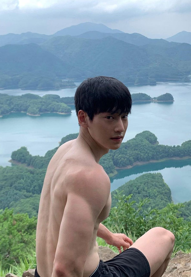 ร้อนระอุ!! Daolum นักกีฬาว่ายน้ำทีมชาติเกาหลี ห่อหมกใหญ่มาก - แมงเมาท์ม ...