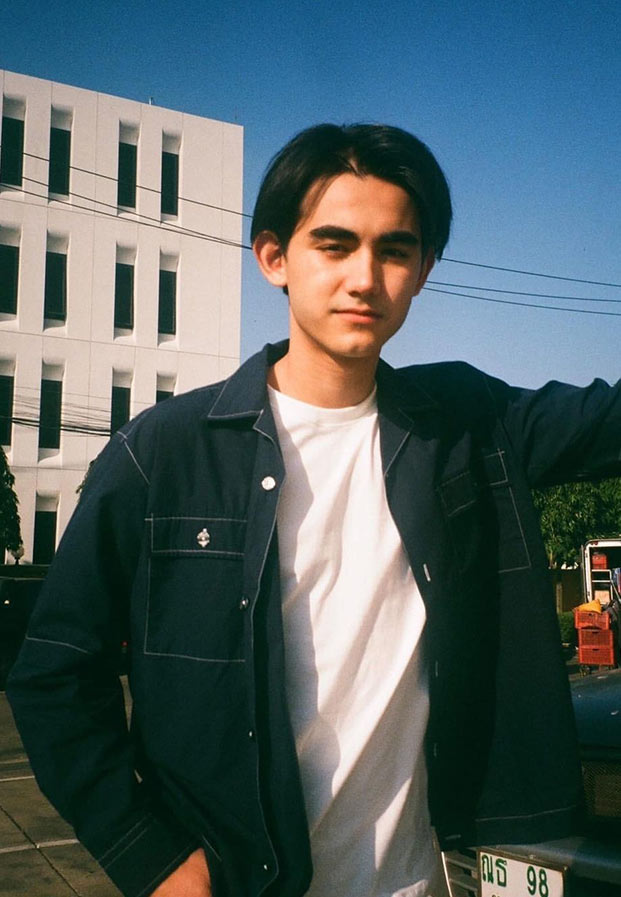 ประวัติ !! นักแสดงหนุ่มหล่อ น้องเดรก สัตบุตร ลูกครึ่งไทย-อเมริกัน