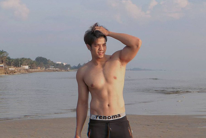 หุ่นแน่นมาก!! เจ ธนพล เทรนเนอร์หนุ่มหล่อ ซิกแพคแน่น หุ่นโครตดี