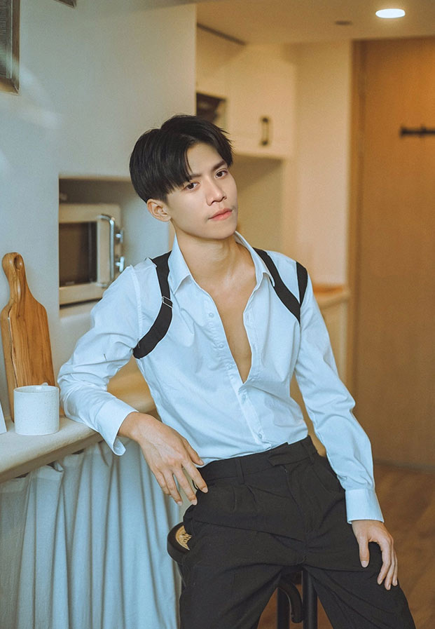 ซ่อนรูปมาก!! Aps Thongkul หนุ่มหล่อละมุน ที่ซ่อนความแซ่บสุดสยิวไว้ไม่มิด