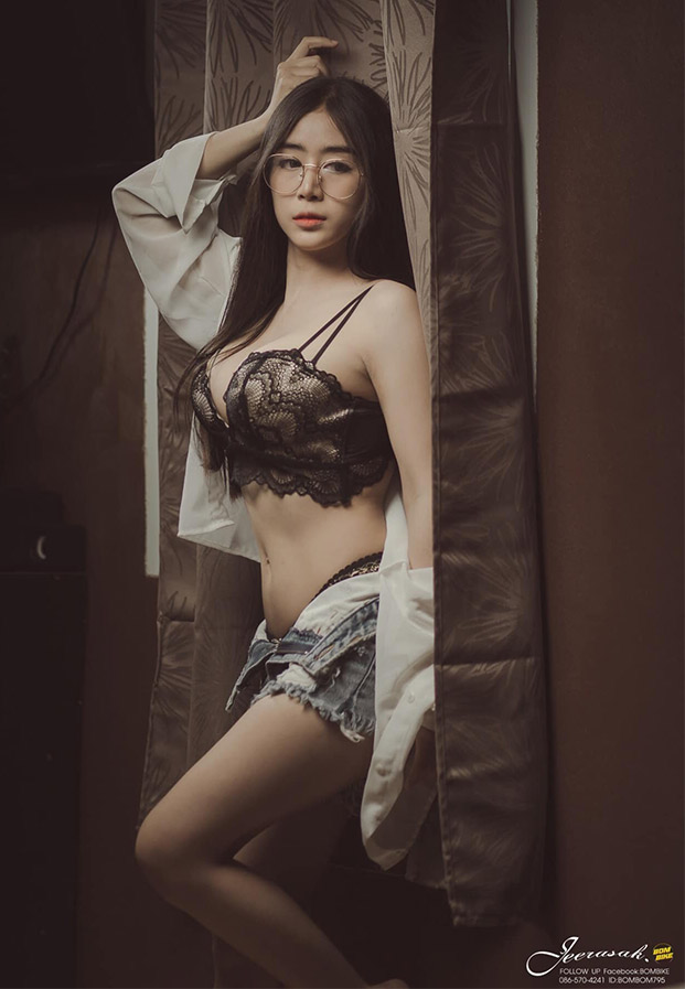 Arisara Jenny สาวหุ่นแซ่บเซ็กซี่ ผิวออร่าสุดๆ