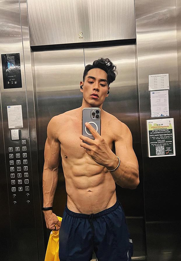 ซิกแพคแน่น!! Daniel Kim นายแบบหนุ่มหล่อหน้าตี๋ หุ่นเซ็กซี่ขยี้ใจ