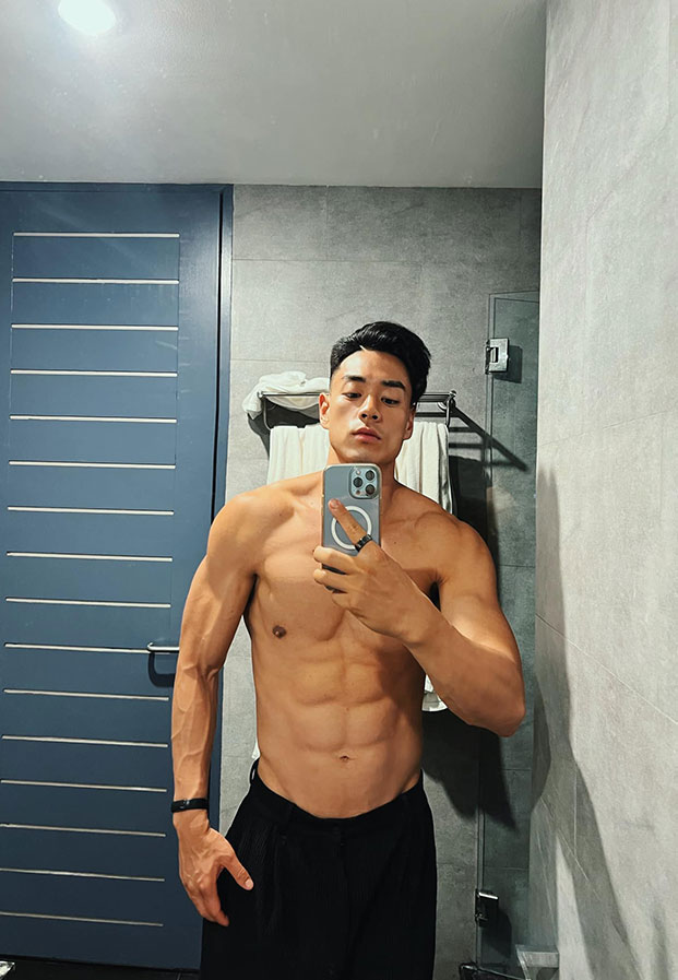 ซิกแพคแน่น!! Daniel Kim นายแบบหนุ่มหล่อหน้าตี๋ หุ่นเซ็กซี่ขยี้ใจ