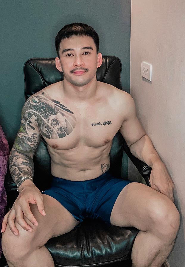 ซ่อนรูปมาก!! Narubert Chaudon หนุ่มหล่อรอยสักเท่ พกอนาคอนด้าเต็มเป้า