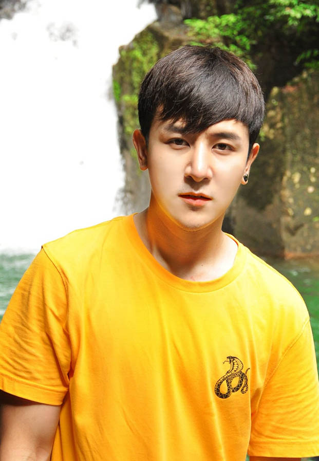 เปิดวาร์ป ฟ้า นันท์มนัส หนุ่มหล่อสุดเฟิร์ม งานดี ขวัญใจสาวๆ