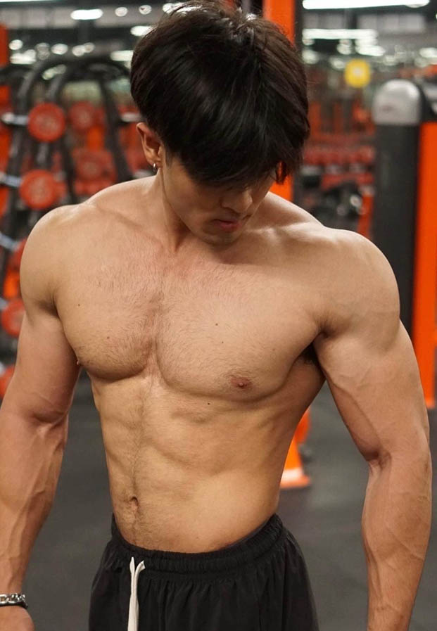 ส่องวาร์ป Supakorn Dittaruk หนุ่มหล่อกล้ามแน่น หุ่นล่ำ งานดีสุดๆ