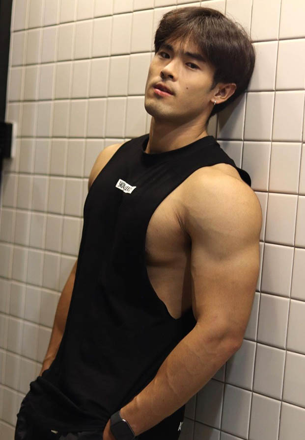 ส่องวาร์ป Supakorn Dittaruk หนุ่มหล่อกล้ามแน่น หุ่นล่ำ งานดีสุดๆ