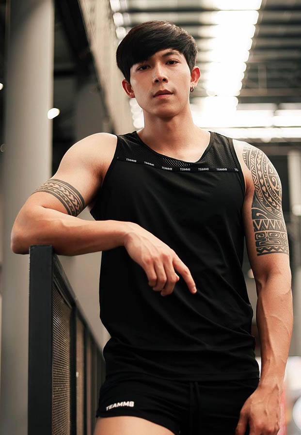 เปิดวาร์ป Waranyu Thaprasop นายแบบงานดี กล้ามโตเห็นแล้วใจละลาย