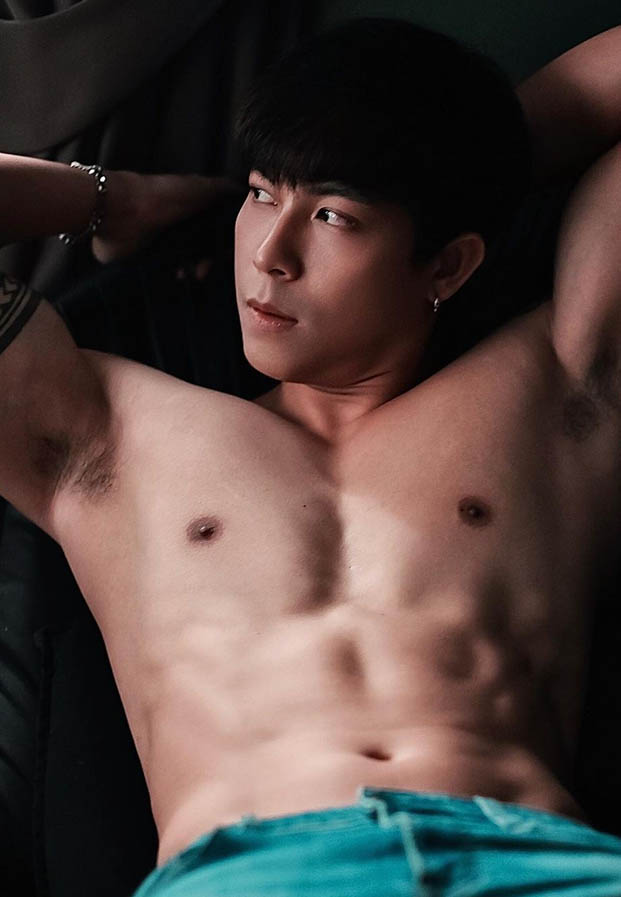 เปิดวาร์ป Waranyu Thaprasop นายแบบงานดี กล้ามโตเห็นแล้วใจละลาย