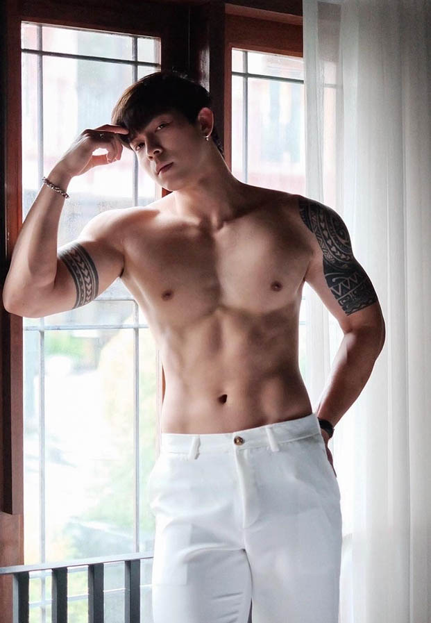 เปิดวาร์ป Waranyu Thaprasop นายแบบงานดี กล้ามโตเห็นแล้วใจละลาย