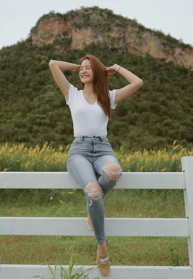 โบว์ เมลดา ประวัตินักแสดงสาวสวย หุ่นเป๊ะ ดีกรีนางเอก