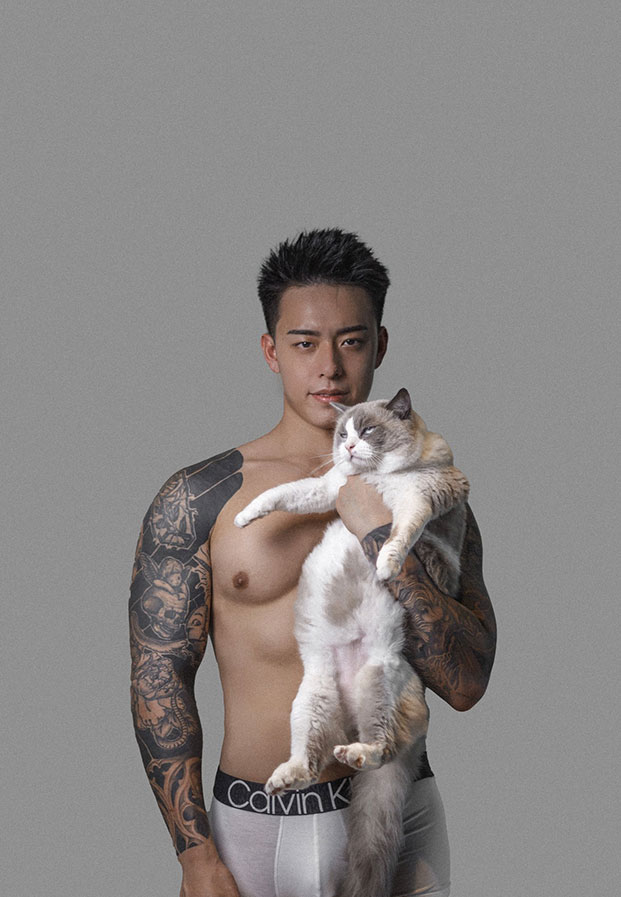 Titus Low เปิดวาร์ปหนุ่มตี๋รอยสักเท่ชาวสิงคโปร์ ชวนสยิว Onlyfans ดังทั่วโลก