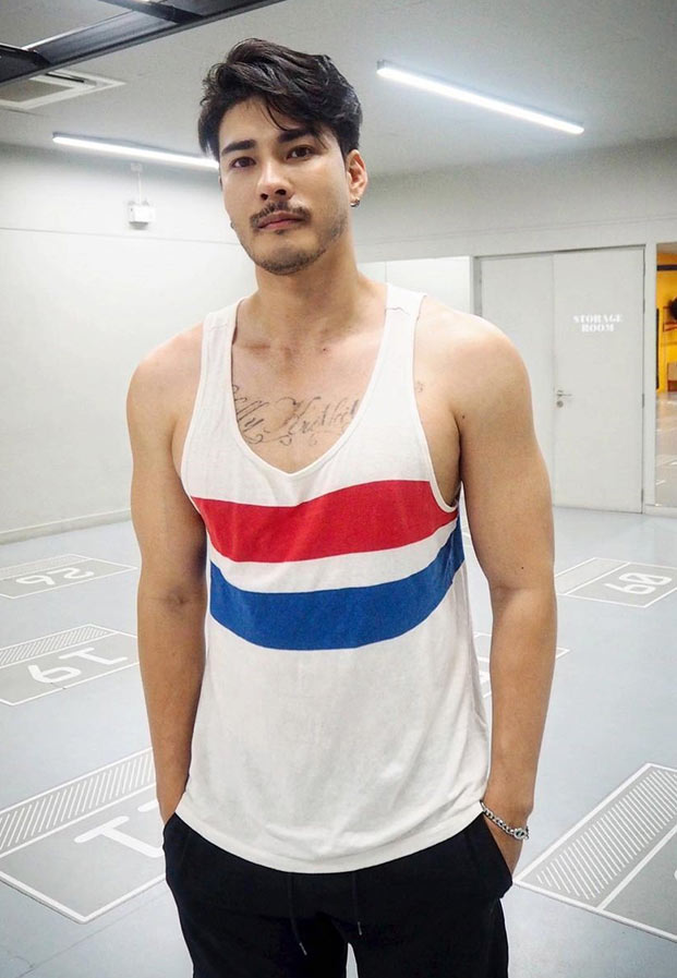แทนไท รัตนเดช เปิดวาร์ปหนุ่มหล่อ มาดเท่ กล้ามโตขวัญใจของสาวๆ