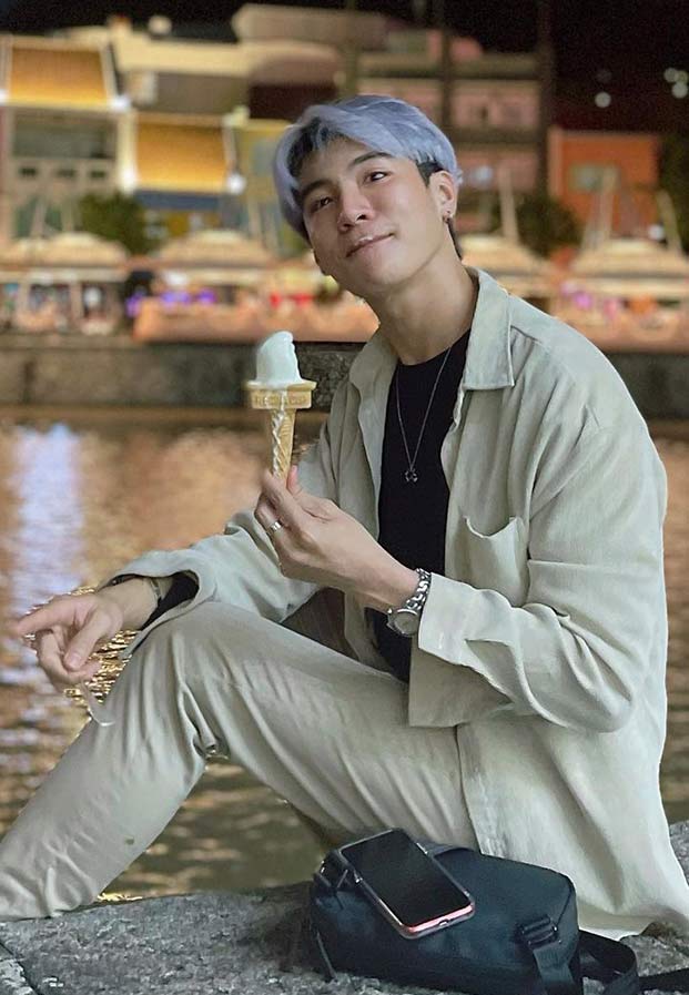 Champ Chatthong เน็ตไอดอลหนุ่มหน้าหวาน ผิวออร่าพุ่งทะลุจอ