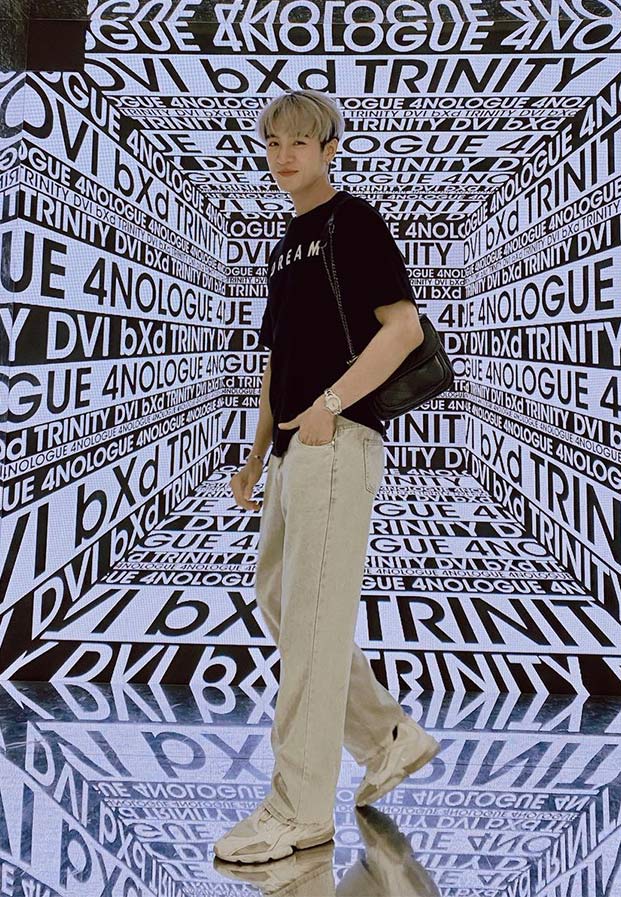 Champ Chatthong เน็ตไอดอลหนุ่มหน้าหวาน ผิวออร่าพุ่งทะลุจอ