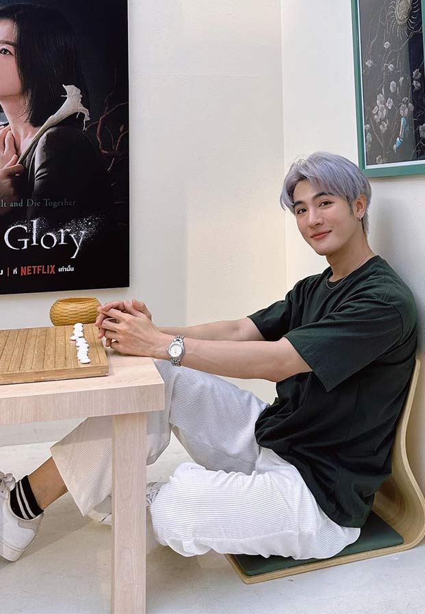 Champ Chatthong เน็ตไอดอลหนุ่มหน้าหวาน ผิวออร่าพุ่งทะลุจอ