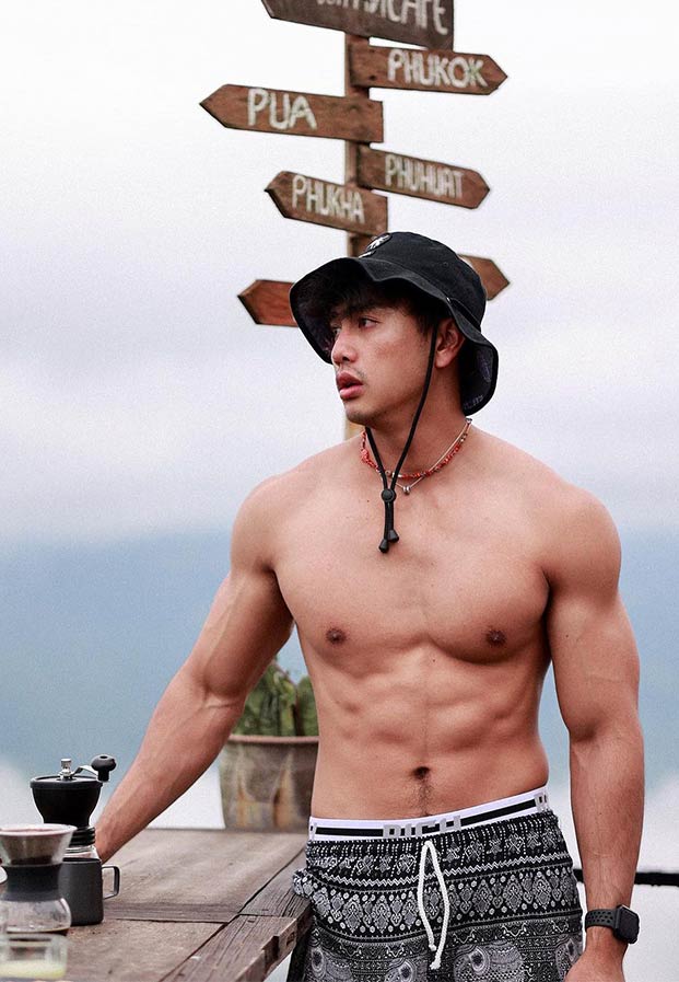 Yuttakiat Wongsit เปิดวาร์ป หนุ่มหล่อกล้ามสุดแน่น เร้าใจเกินต้าน