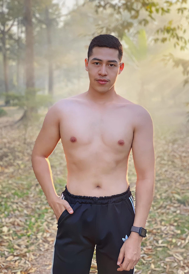 Arthur แจกวาร์ปพ่อหนุ่มหล่อหุ่นหมี พกความแน่นตุงเต็มตา