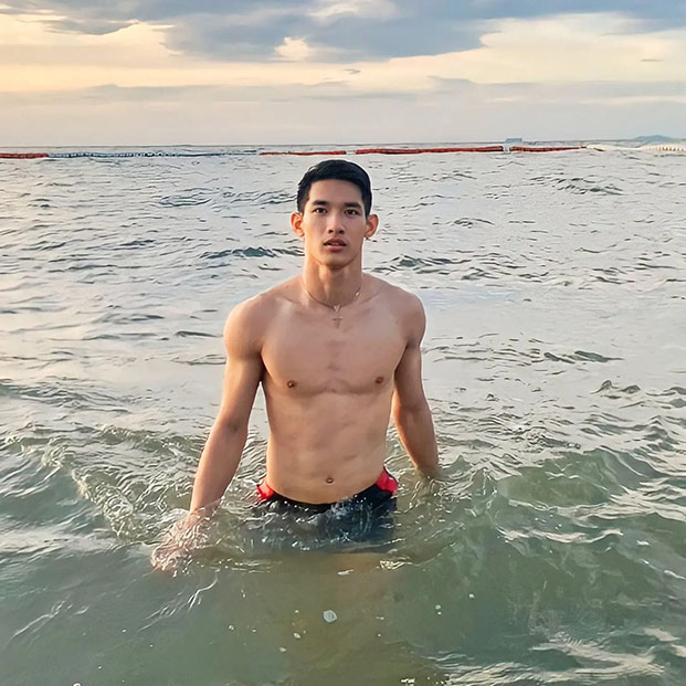 Patcharadol Dachpala แจกวาร์ปหนุ่มหล่อเสน่ห์แรง ซิกแพคแน่น