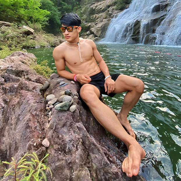 Patcharadol Dachpala แจกวาร์ปหนุ่มหล่อเสน่ห์แรง ซิกแพคแน่น